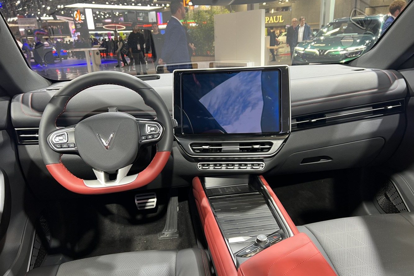 Vinfast VF7 technical specifications and fuel economy